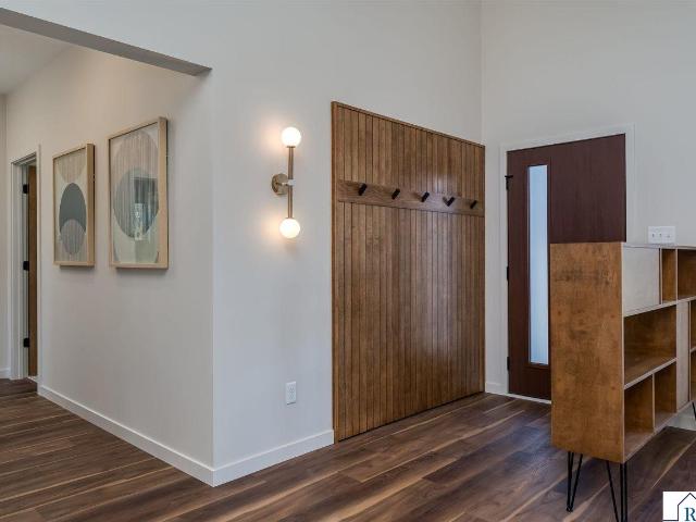 11 South Pointe Court