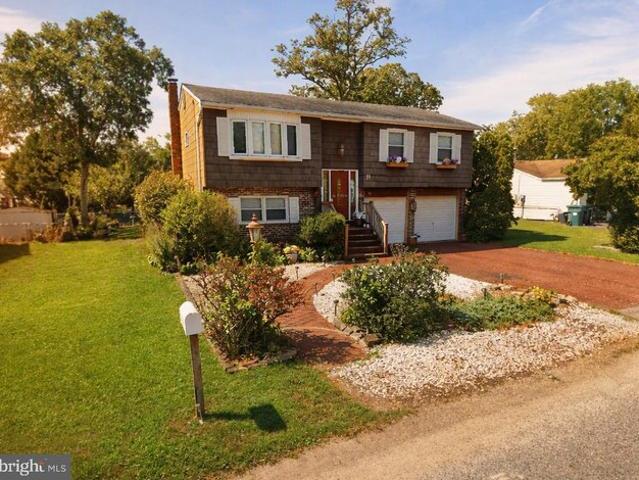 11 Spruce Dr, Little Egg Harbor Township, NJ 08087