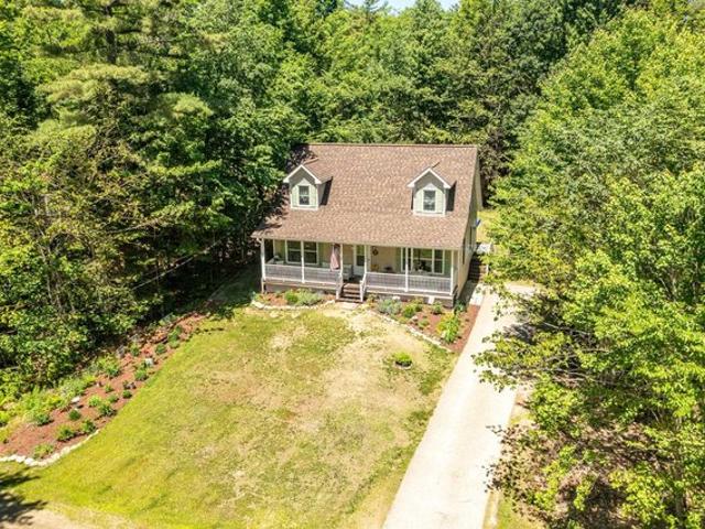 11 Spruce Rd, Middleton, NH 03887