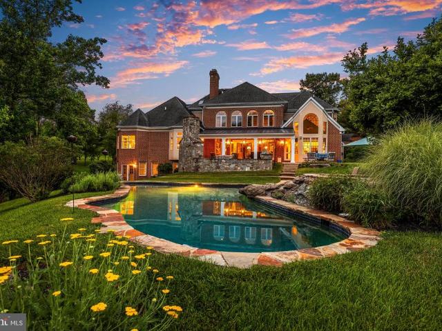 11 Springhill Farm Court