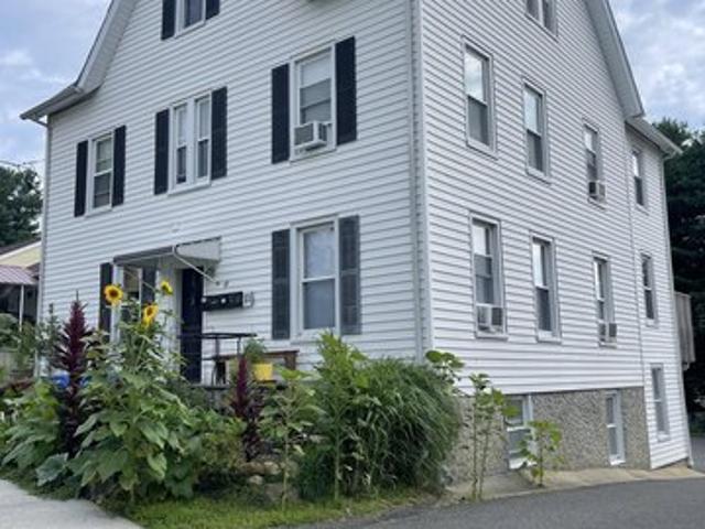 11 Stone St, Danbury, CT 06810