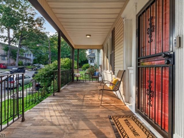 11 Stengel Ave