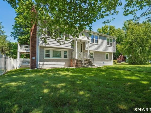 11 Stuart Dr, Greenwich, CT 06870