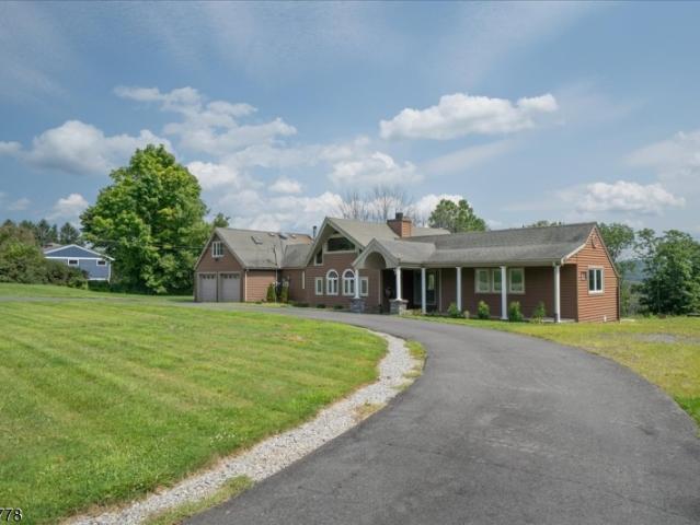 11 Summit Dr