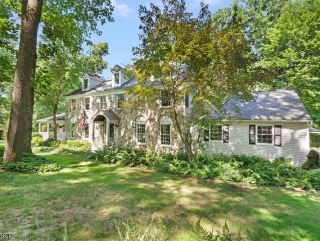 11 Summit Rd