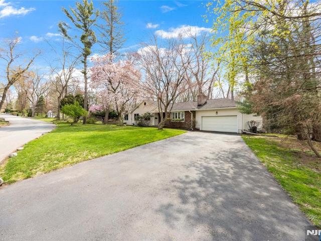 11 Sunset Road