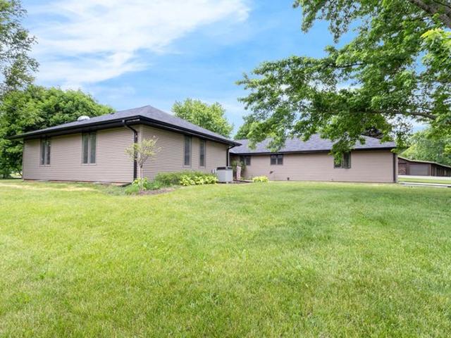11N025 Burlington Rd, Hampshire, IL 60140