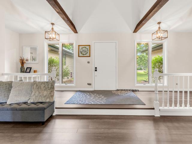 11N025 Burlington Road