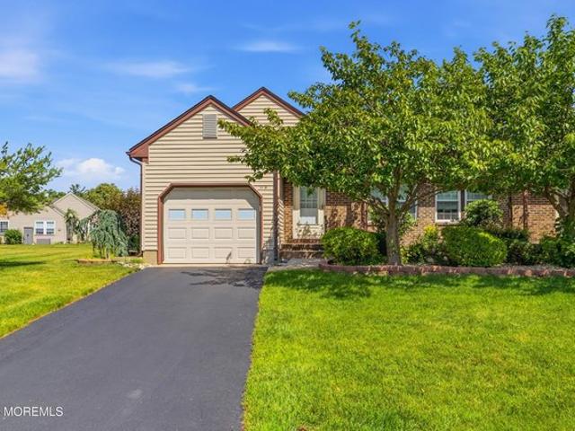 11B John Hancock Dr, Monroe, NJ 08831