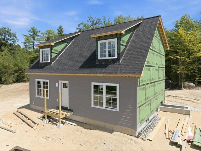 11E Lindsay Ln, New Hampton, NH 03256
