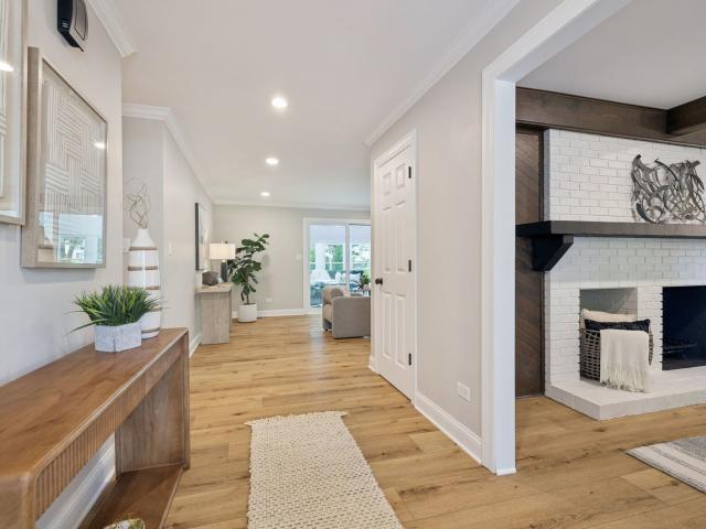 11S506 Whittington Lane