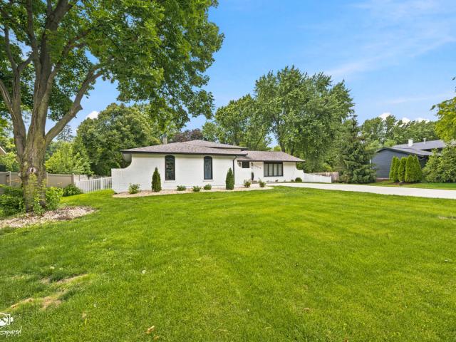 11S528 Book Road