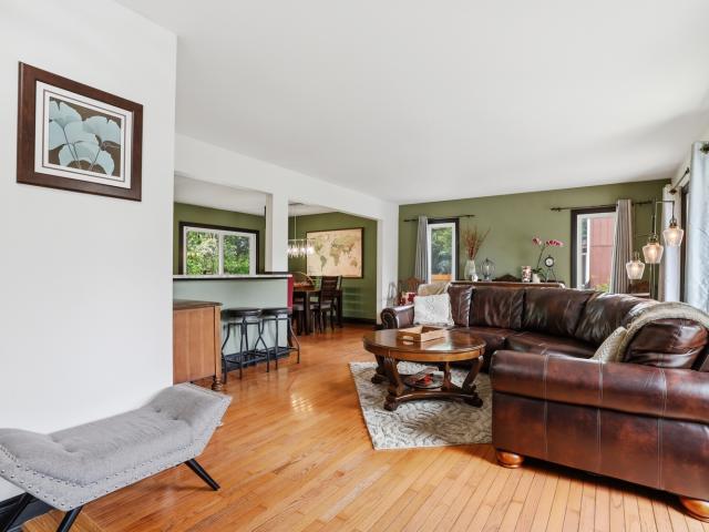 11S560 Whittington Lane
