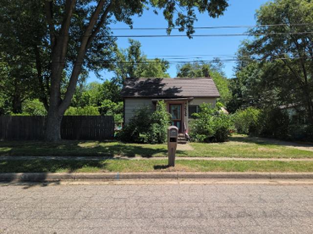11th St