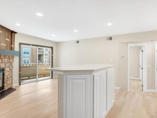 12043 W Cross Dr Apt 204, Littleton, CO 80127