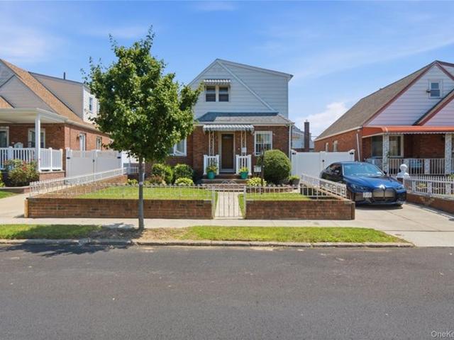 12043 nd St, Cambria Heights, NY 11411
