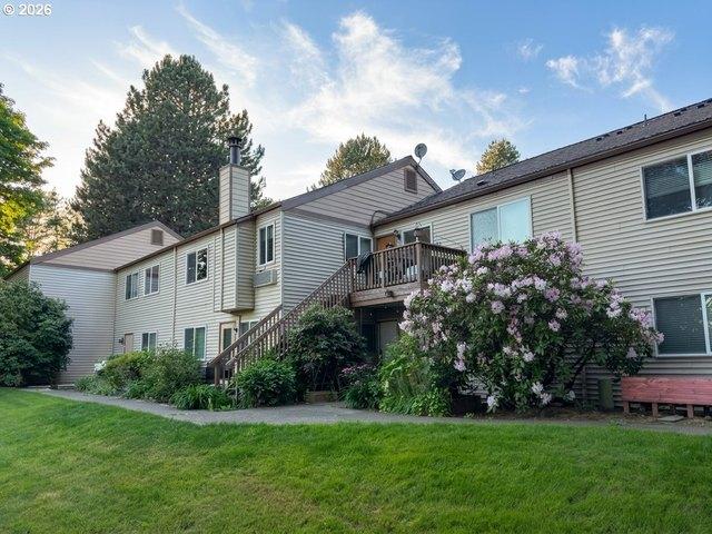 12040 SW Conestoga Dr, Beaverton, OR 97008