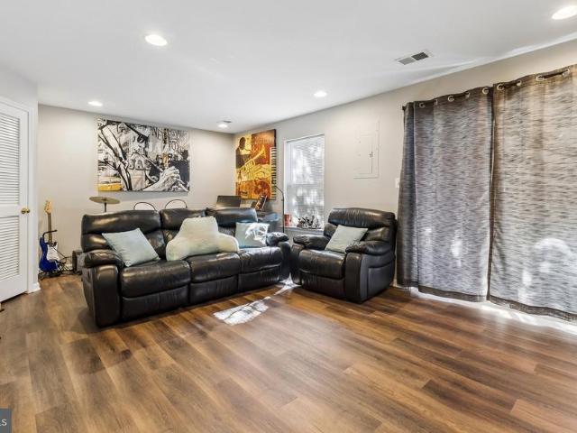 12047 Kemps Landing Circle