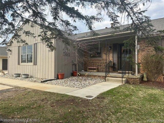 12047 Shenandoah Dr Unit 2, Green Oak Township, MI 48178