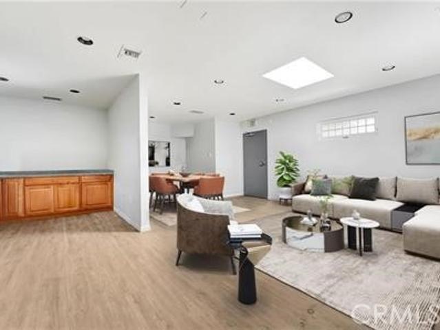 12044 W Washington