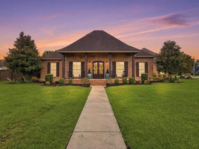 12045 Crosstimbers Ln, Beaumont, TX 77705