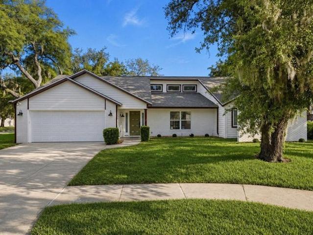 1204 Moondale Ct, Valrico, FL 33596