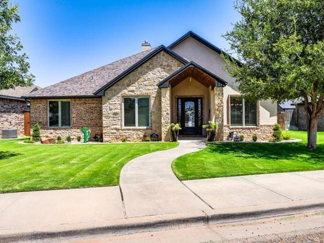 1204 N 14th Pl, Wolfforth, TX 79382
