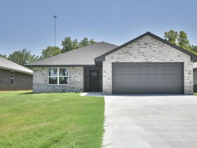 1204 N 2nd, Marlow, OK 73055
