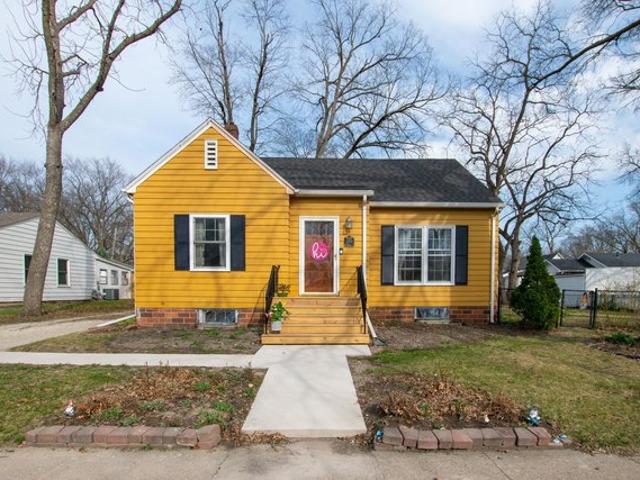 1204 N C St, Indianola, IA 50125