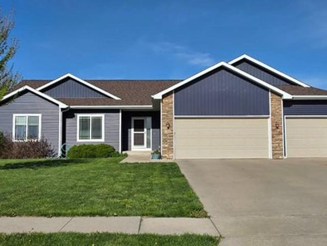 1204 NE Silkwood St, Grimes, IA 50111