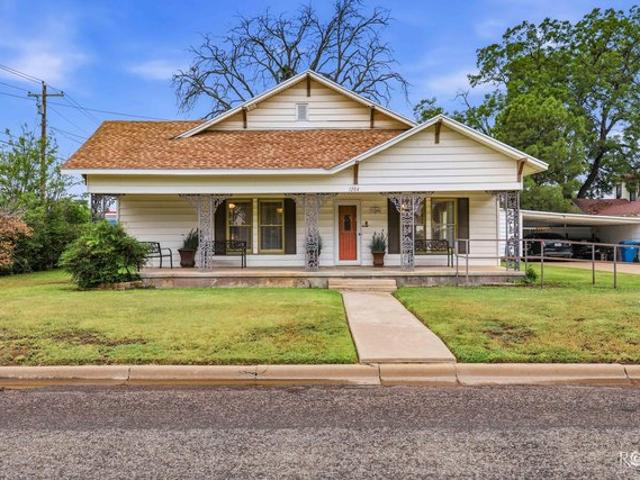 306 Ave E, Ozona, TX 76943