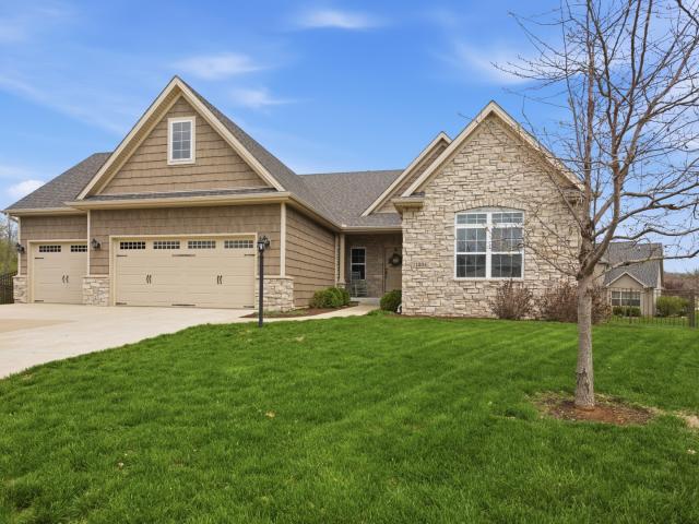 1204 Ashford Ct, Mahomet, IL 61853 | MLS #12611