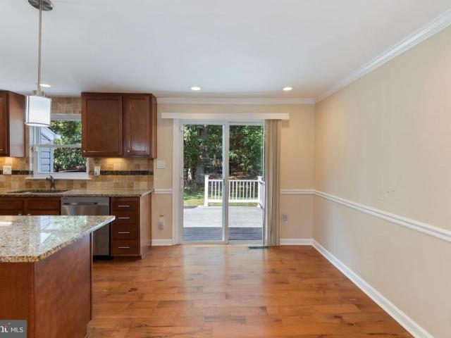 1204 Bannister
