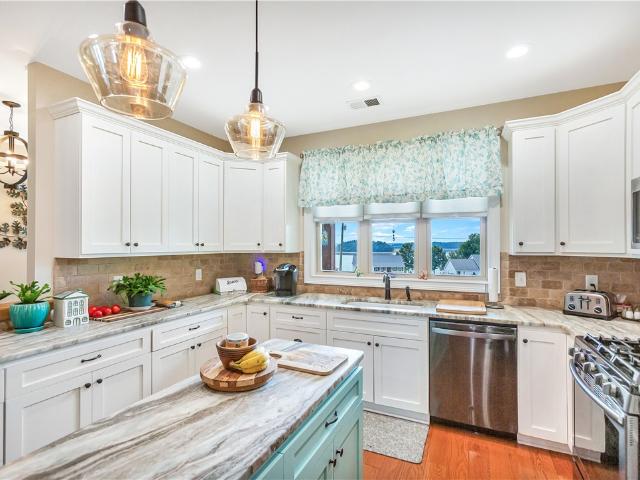 1204 Cherokee Road