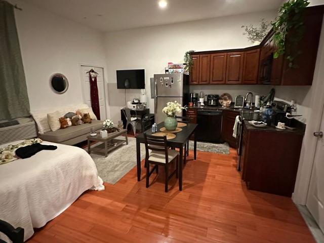 1204 Chestnut Street Unit 201