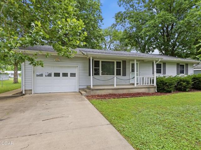 1204 College St, Lamar, MO 64759