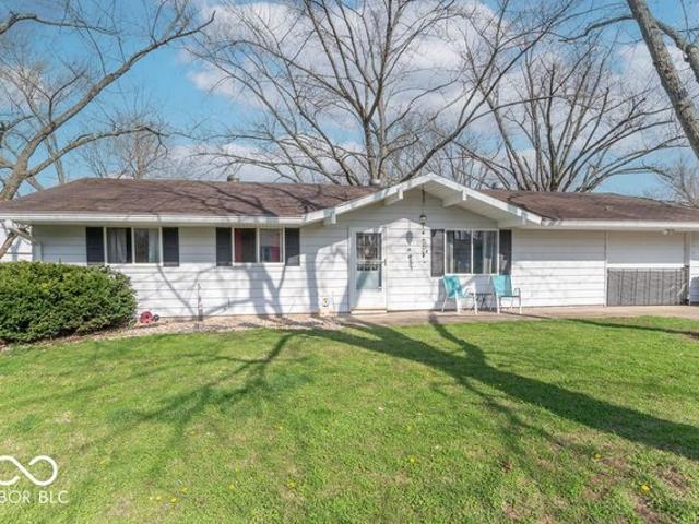 1204 Dusty Trl, Greenwood, IN 46142