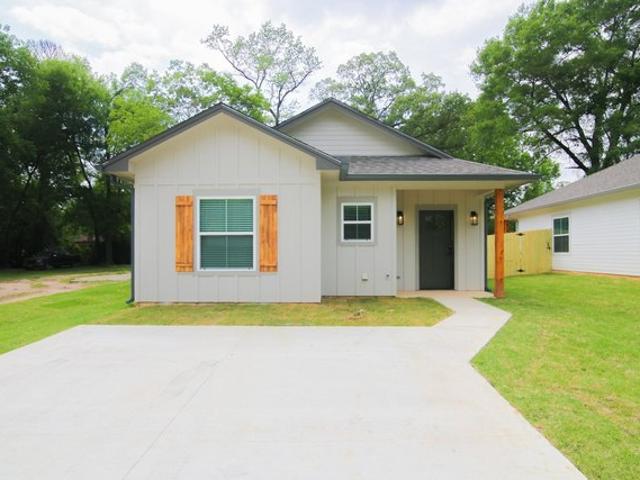 1204 Douglas St, Longview, TX 75602