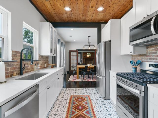 1204 E 13th St, Georgetown, TX 78626 | MLS #5835