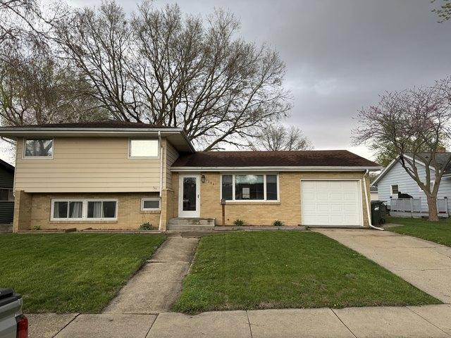 1204 E 19th St, Sterling, IL 61081