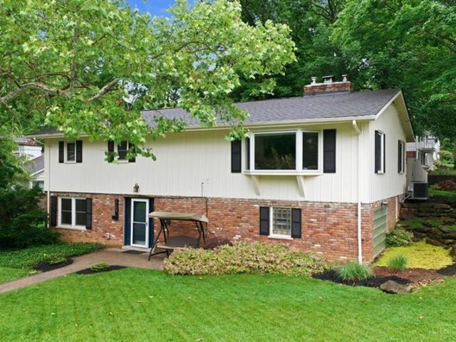 1204 Forest Ct, Wyoming, OH 45215