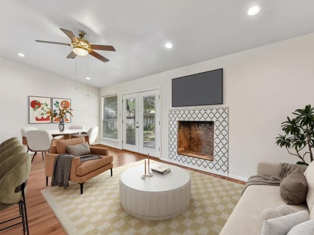 1204 Glen Cv