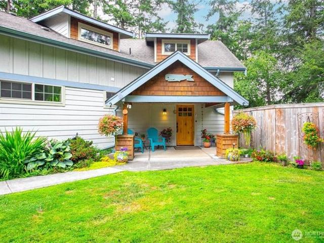 1204 Hughes Ave, Blaine, WA 98230