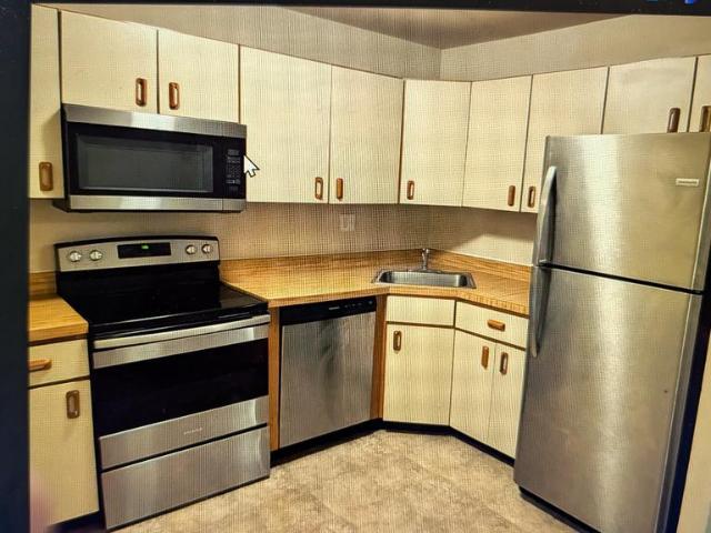 1204 Huntingdon Mews