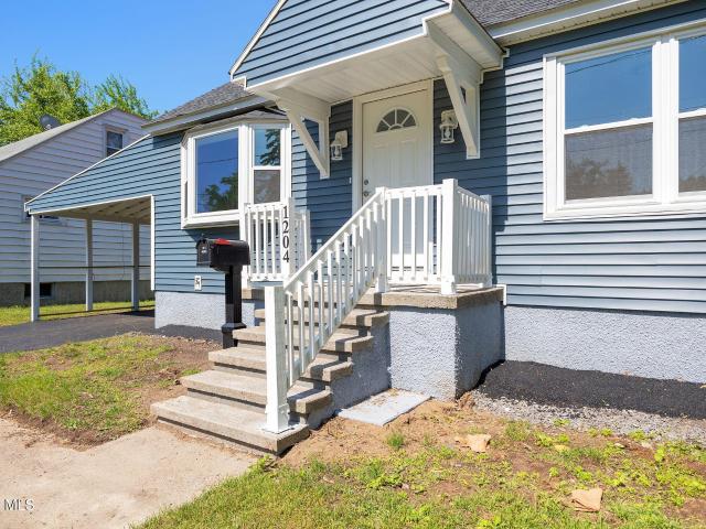 1204 Hemlock Street
