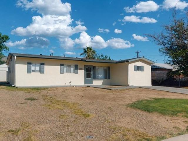 1204 Hendrix Ave, Alamogordo, NM 88310