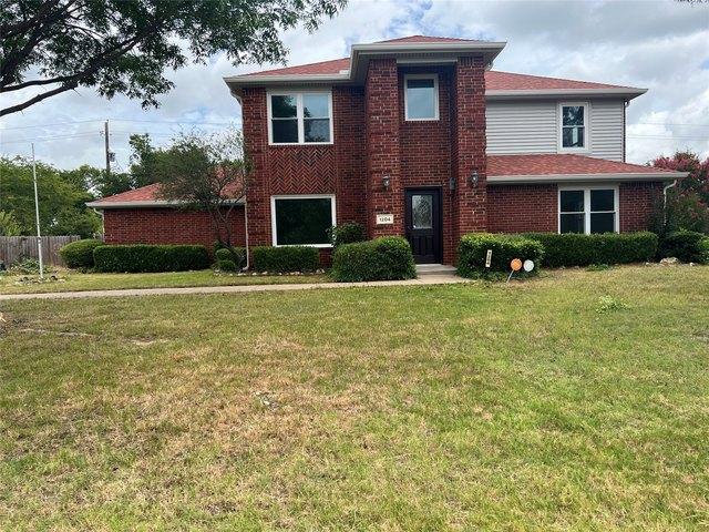 1204 Hillside Dr, Justin, TX 76247