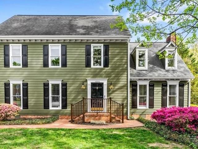1204 Hounslow Dr, Greensboro, NC 27410