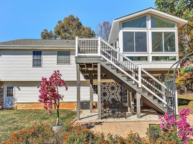1204 Jewel Trl, Moneta, VA 24121