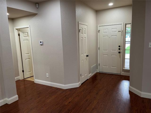 1204 Jordan Ln